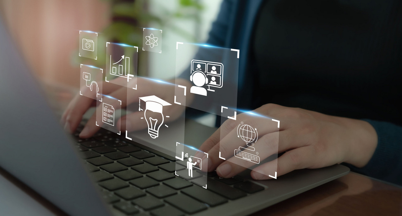 Schulen testen erstmals KI-Anwendung in Moodle: Baden-Württemberg.de